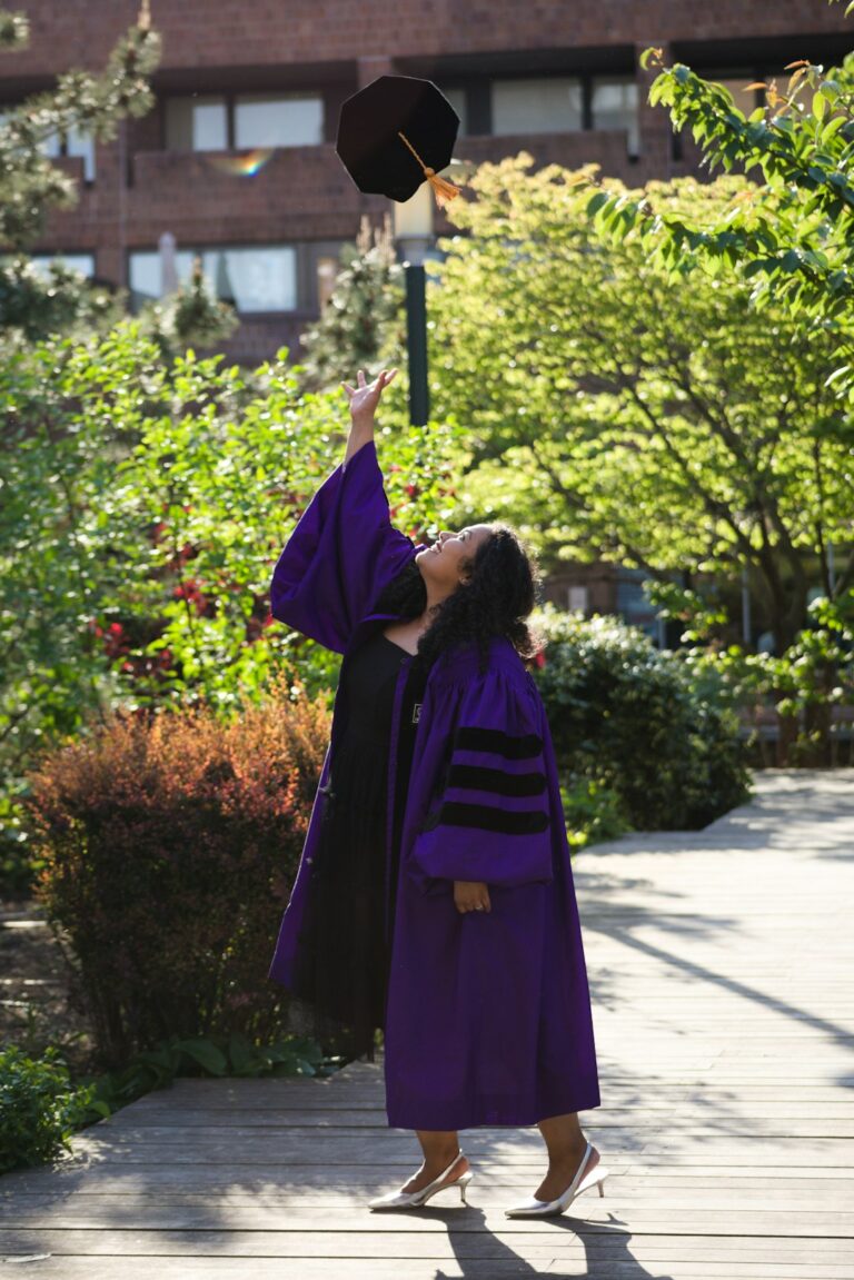 Flexible Online MBA for Working Professionals | IAU Online
